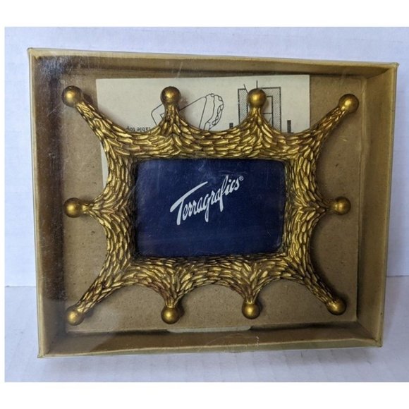 Terragrafics | Accents | Vintage Ornate Gold Picture Frame Easel Back ...
